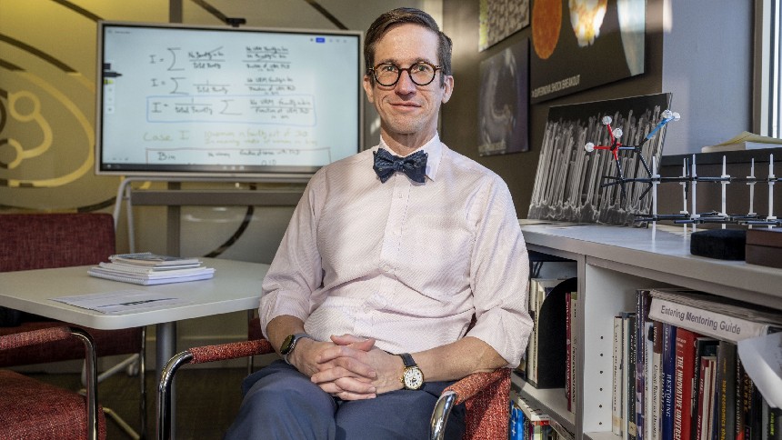 Santiago Schnell fue designado rector de prestigiosa universidad